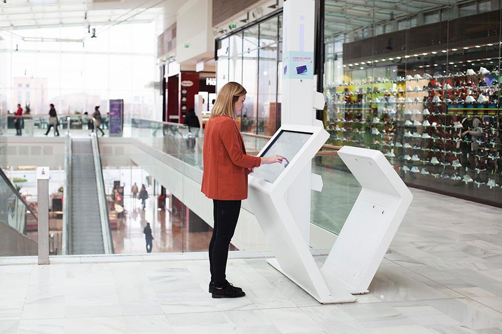 Why digital wayfinding signage is better for your business