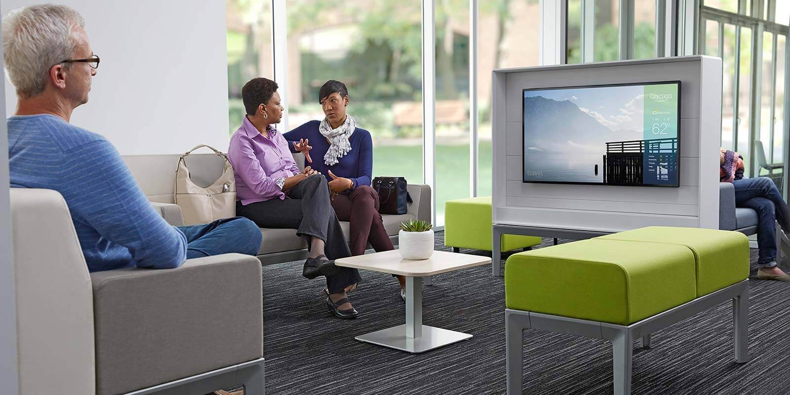 Why every healthcare clinic can benefit from digital signage