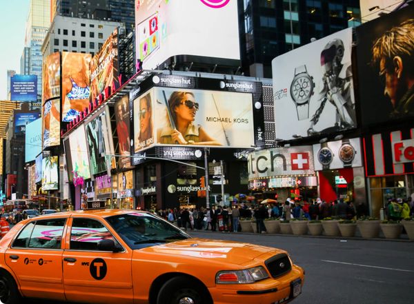 Targeted Advertising in New York City | Broadsign Billboard & OOH Packages